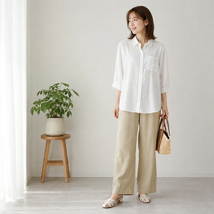 ■商品説明 JUNOのミセス向け夏用長袖ブラウスです。 ざっくりした綿麻素材です。 左胸の外ポケットは大きなサイズでピンタックが入っています。 ステンカラーは少し小さめ、シャツジャケットとしての着用もできます。 手洗い可 ■素材 麻55％　...