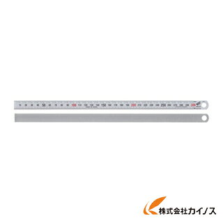 特長細巾タイプのスケールでR状の寸法取りや機械に取り付けても使用できます。新設計の快段目盛で、ミリ単位の読み間違いを防ぎます。用途寸法測定、線引き、ケガキ作業に。仕様全長(mm)：325幅(mm)：15厚さ(mm)：0.5呼び寸法(mm)：...