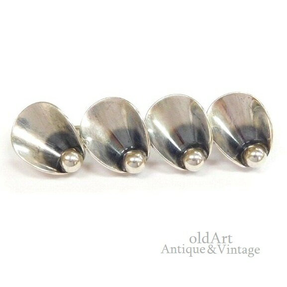 こちら、デンマークの人気なデザイナーブランドN.E.FROM(N.E.フロム)のヴィンテージブローチになります。 1950-60年代頃のお品で、燻とのコントラストが美しく、上品で素敵なブローチです。 ＊裏面の刻印：STERLING DENM...