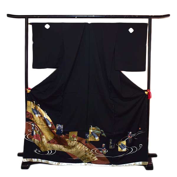 留袖　高級手描き友禅　仮絵羽 未仕立て品 仮絵羽(未仕立て)の留袖です。 未使用品ですが当店の保管品になります。 小さく畳んでの発送となりますので、ご了承ください 仮絵羽の状態での 身丈：約180cm反物幅：約38cm 色味は現物に近づけて...