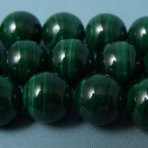 【形状】 丸(ラウンド) 【サイズ】直径約10mm【穴】石のほぼ中心を貫通しています（写真参照）【販売単位】1個・粒売りです(価格は1粒の価格です)【注意事項】 ※ご覧いただいているPC等の環境によっては色目が違って見える場合がございます。...