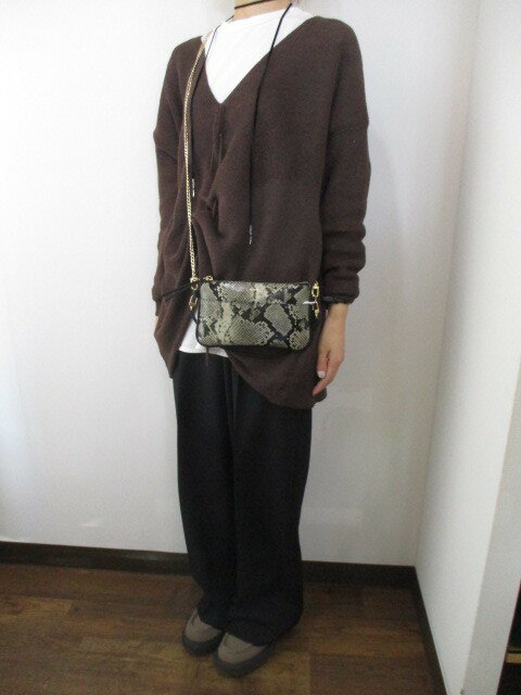 送料無料 BEAURE ビュレ Leather Mini Strap BAG 2WAY B-23542 ミニバッグ 2WAY 財布 ショルダーバッグ レザー 本革 デイリーユース エレガンス カジュアル シンプル パイソン 送料無料のBEA...