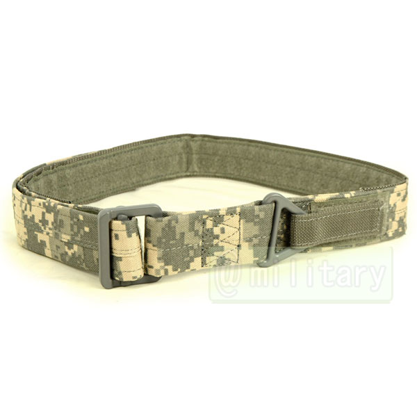 ACU カラーのBDUベルト 硬質なナイロン製で耐久性も高く迷彩カラーな為、BDUの迷彩効果を損なうことなく、戦闘を有利にすることが可能です。 金属バックルとベルクロにより固定しますのでずれる心配も少ないベルトです。 ベルト幅 約 4.4cm　