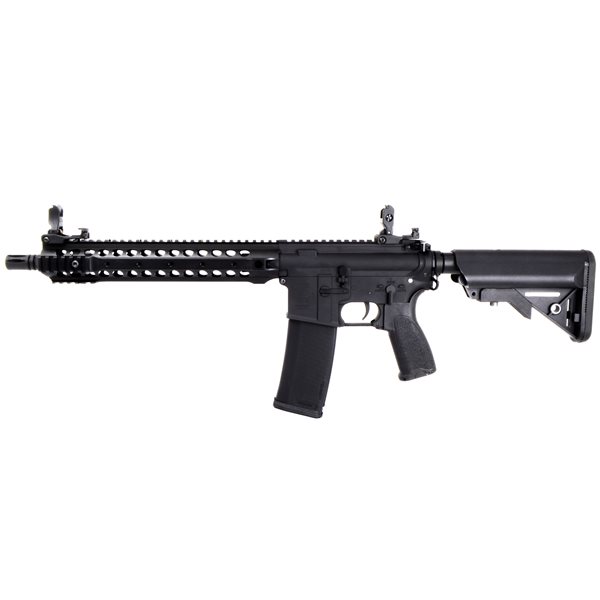 ※この商品は返品・交換対象外商品です。※サイズ展開などがある商品の場合、選択肢のないものはセール対象外、または在庫なしです。 _ Specna Arms製。 URX3タイプのハンドガードを搭載した電動ガンです。 125連マガジンが2本付属し...