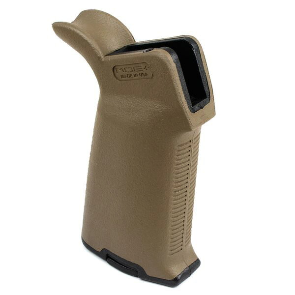 IRON AIRSOFT 製の MOE PLUS グリップを再現した ガスブロM4用のグリップです。 標準的な形状ですが表面がラバー系の素材でコーティングされ、滑りにくいよう使い勝手の向上が図られています。 メーカー： IRON AIRSO...