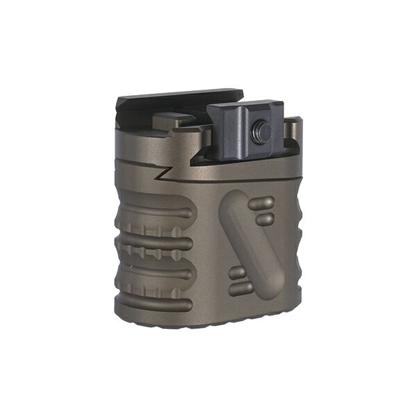 アメリカ銃器アクセサリーメーカーTRUE NORTH CONCEPT, LLC製の Zero-8 V2 Multi-Angle Gripを再現した20mm(ピカティニー規格)レール対応のフォアグリップです。 Zero-8 V2 Multi-...