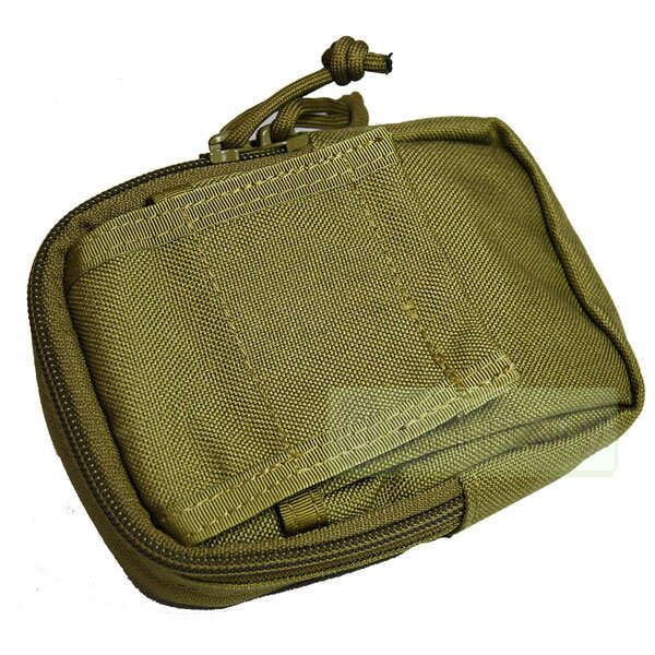 細かいツールを入れておける小型のポーチ MOLLE対応のベストやベルトに取り付けて使用出来ます。 戦闘用としての装備の他に、 ベルト等に取り付けておけば、ポケットに入りきらないガジェット等を 持ち運ぶのにも便利です。 サイズ全長：約 90m...
