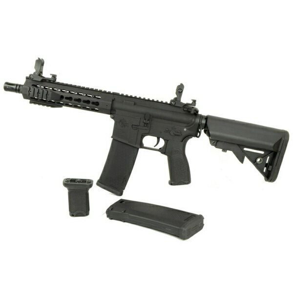 Specna Arms製。EDGEシリーズ。 キーモッドタイプのハンドガードを搭載したCQBタイプの電動ガンです。 ・米実銃メーカーROCK RIVER ARMS社正規刻印 ・スチールギア、8mmベアリングを使用した ORIONギアBOX搭...