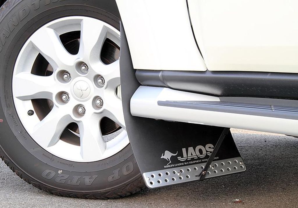 JAOS マッドガード フロントセット ブラック パジェロ V60/70系MUD GUARD3 BLACK FRONT PAJERO / MONTERO 99+ 商品内容 フロントマッドガード、ハンガーベルト(ブラック)、ハンガーベルトプレ...