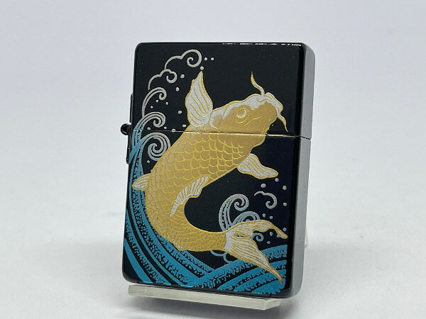 ギフト対応 主な特長 ●ZIPPO 1935レプリカベース ●蒔絵加工 ●金タンク仕様 ●底面の刻印は画像と異なる場合がございます。 ●保証書・箱。 備考