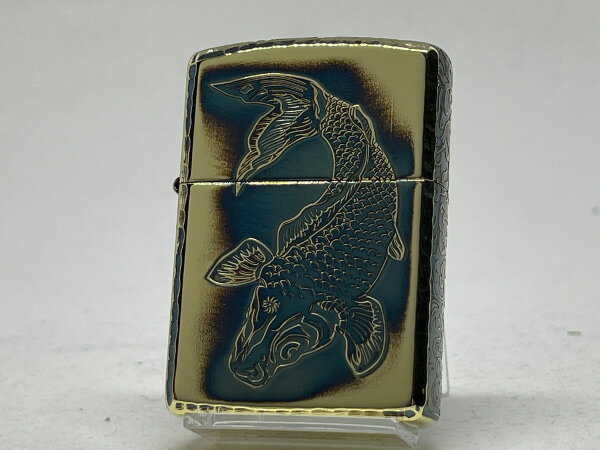 ギフト対応 主な特長 ●ZIPPOアーマーレギュラーサイズベース ●5面エッチング、両面縁取り彫刻、ブラスメッキ・いぶし仕上げ、インサイドユニット金色 ●底面の刻印は異なる場合がございます。 ●保証書・箱。 備考