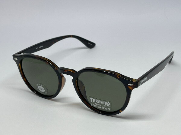 ギフト対応 商品説明 ★世界中のスケーターを虜にするスケーターブランド 　両サイドテンプルにスラッシャーのロゴが入ったシンプルでオシャレなサングラスです。 　男女問わず使用出来き、様々なシーンでもフィットするテンプル幅が魅力。 　機能もデザ...