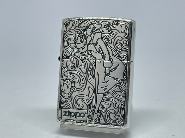 ギフト対応 商品説明 ★ZIPPOの人気キャラクターWINDYとアラベスク模様をマッチングしてみました。 主な特長 ●ZIPPOレギュラーサイズベース ●銀メッキいぶし仕上げ、エッチング、両面加工 ●底面の刻印は異なる場合がございます。 ●...