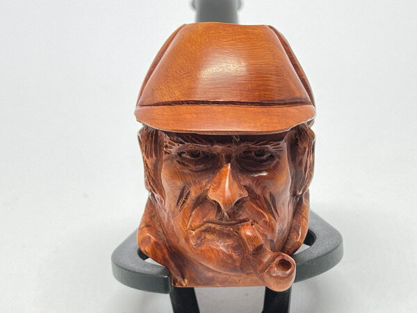 ギフト対応 商品説明 ★Bub・Choquin(ブッショカン)は1875年に創業。 　フランス・サンクロードで一人の職人が手彫りで仕上げるフィギュアパイプ。 　なかなか入荷しない逸品です。 　クラシカルな製法で、しっかり喫煙できます。 　コ...