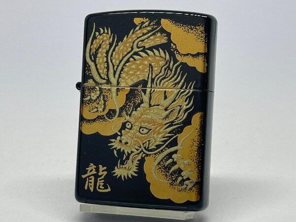 ギフト対応 商品説明 ★日本伝統工芸の蒔絵と呼ばれる技法で金や銀粉を蒔いた手作りの逸品。 主な特長 ●ZIPPO No.200ベース ●本金蒔絵 ●底面の刻印は異なる場合がございます。 ●保証書・箱。 備考