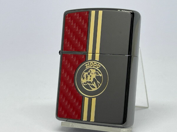 ギフト対応 主な特長 ●ZIPPO No.200ベース ●黒ニッケル ●エッチング ●金差し ●カーボン貼り ●底面の刻印は画像と異なる場合がございます。 ●保証書・箱。 備考