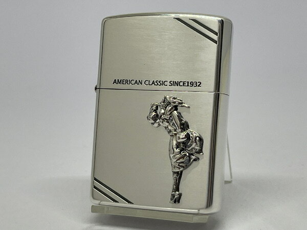 ギフト対応 商品説明 ★ジッポーの公式キャラクターであるウインディを重厚感のあるメタルで表現した逸品です。 主な特長 ●ZIPPOレギュラーサイズベース ●銀メッキいぶし、エッチング、メタル貼り ●底面の刻印は画像と異なる場合がございます。...