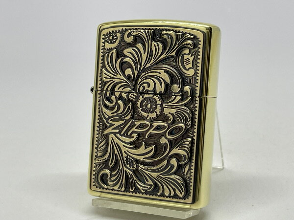 ギフト対応 商品説明 ★メタルレリーフの加工や貼り付け、磨き上げまでを職人がひとつひとつ手作業で仕上げます。 　長いZippoの歴史の中で根強く人気を保っているアラベスク(唐草)模様をあしらった、ブランドの魅力と伝統を表現した逸品です。 主...