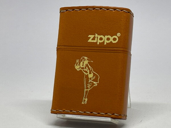 ギフト対応 商品説明 ★上質な革巻きにウインディの箔押し浮かぶクラシカルな大人のZIPPO。 主な特長 ●ZIPPOレギュラーサイズベース ●革巻きキャメル ●金箔押し ●底面の刻印は異なる場合がございます。 ●保証書・箱。 備考