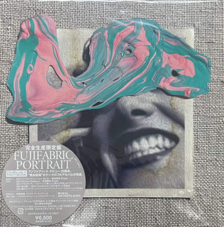 【ストーリー】フジファブリック、20周年イヤーに約3年ぶりのALBUMをリリース！ 様々なアーティストからリスペクトされ続けるアーティスト『フジファブリック』。 2月からは3作連続の配信限定Sgをリリースし、3月にリリースした『瞳のランデヴ...