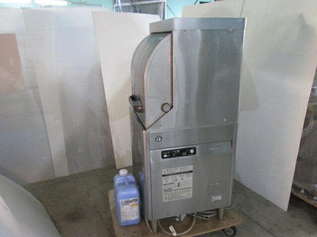 ホシザキ 食器洗浄機 JWE-450RUA3-L 三相200V (0526BT)7BY-14【中古】【RCP】 メーカー：ホシザキ 型式：JWE-450RUA3-1　年式：2014年　USED(ユーズド)　取扱説明書：ありません 電源：三相...