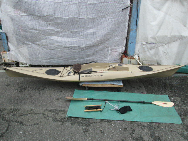 フィッシングカヤック FISHERMAN HERITAGE BRISTOL R.I. 全長432cm(14フィート2インチ)錨 パドル ルーフキャリア ドーリー エアーポンプ 引取限定 静岡県(0504BI)7CS-13【中古】【RCP】 ...