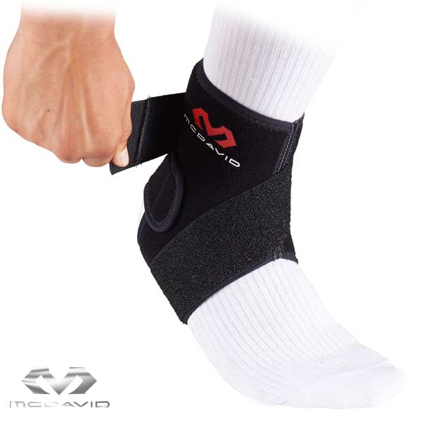 ■薄型・コンパクトで足首を適度にサポート（左右別設計） ■1.5mm厚薄型通気性素材を採用。自然な装着感とフィット性を実現 ■独自のハーフエイトストラップが、靴内でのかさばりを軽減し、足首の前後左右へのぐらつきを抑制 ■ツインアジャストラッ...