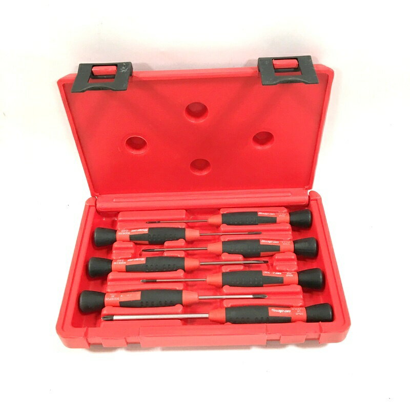 商品情報 メーカー JANコード 型番 ブランド 　商品詳細&nbsp; Snap-on(スナップオン) 電工用ミニドライバー 7本セット SGDE70 中古品です。 使用、保管に伴うキズや汚れ等がございます。画像にてご確認ください。 画像...