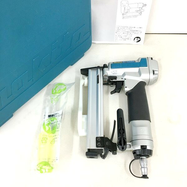 商品情報 メーカー マキタ(Makita) JANコード 0088381098700 型番 AT1025AK ブランド マキタ(Makita) 　商品詳細&nbsp; マキタ エアータッカー 10mm AT1025AK 中古品です。 使用、...