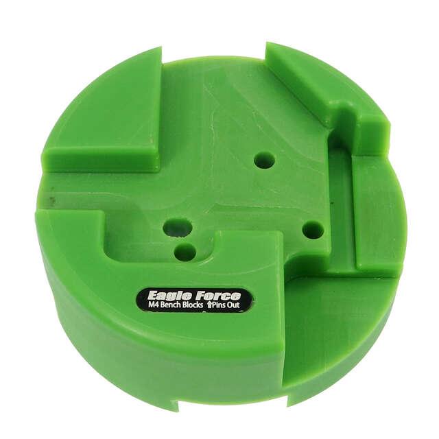 M4&M16メンテナンス用ベンチブロックです。ピンの脱着にお使い頂けます。ピンを抜く側と入れる側が指定されていて、5546-PIN-SET SPガンピンリムーバー・7本セットや5546-GU SPガンメンテナンス・ハンマーと併用頂くと大変便...