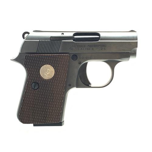 モデルガンですので、BB弾等の発射は出来ません。
