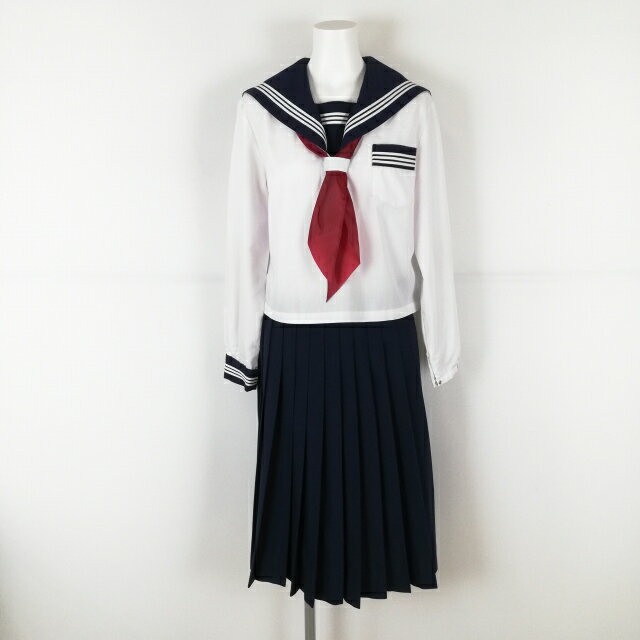 商品説明商品内容は〇中間セーラー服上着〇夏スカート〇付属品（スカーフ）の3点です。◇指定品の上下セットではございません。【中間セーラー服上着/白】メーカー：カンコー素材：ポリエステル65％綿35％織り：特殊かぶり型（ファスナー仕様）白3本線...