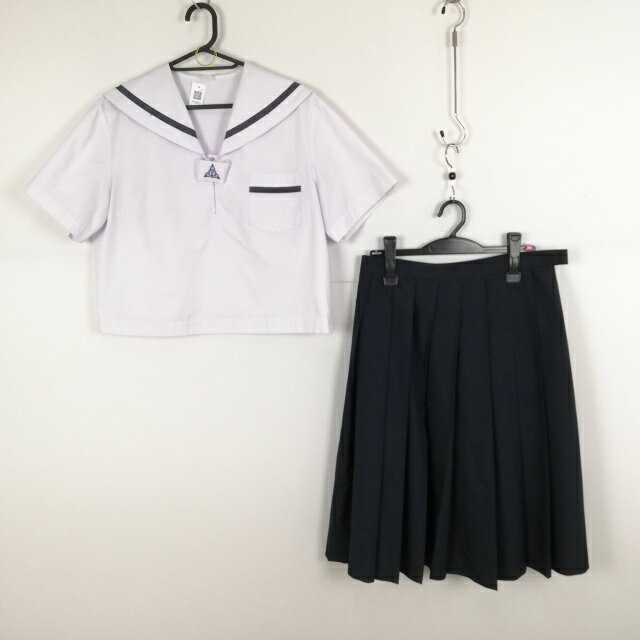 商品説明商品内容は〇夏セーラー服上着〇夏スカートの2点です。◇指定品の上下セットではございません。【夏セーラー服上着/白】素材：ポリエステル65％綿35％織り：特殊かぶり型（ファスナー仕様）青1本線学校名：香川第一中学ランクC●上着実寸サイ...