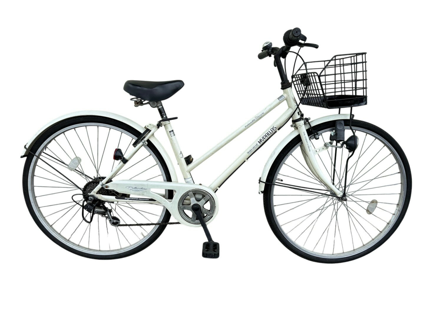 こちらの商品は中古自転車となります。 自転車整備士免許取得の技術者が整備しております。 走行や安全面には問題ありません。 ノークレームノーリターン商品となります為、写真以外にも損傷、汚れなどがある場合もございます。 中古自転車の特性をご理解...