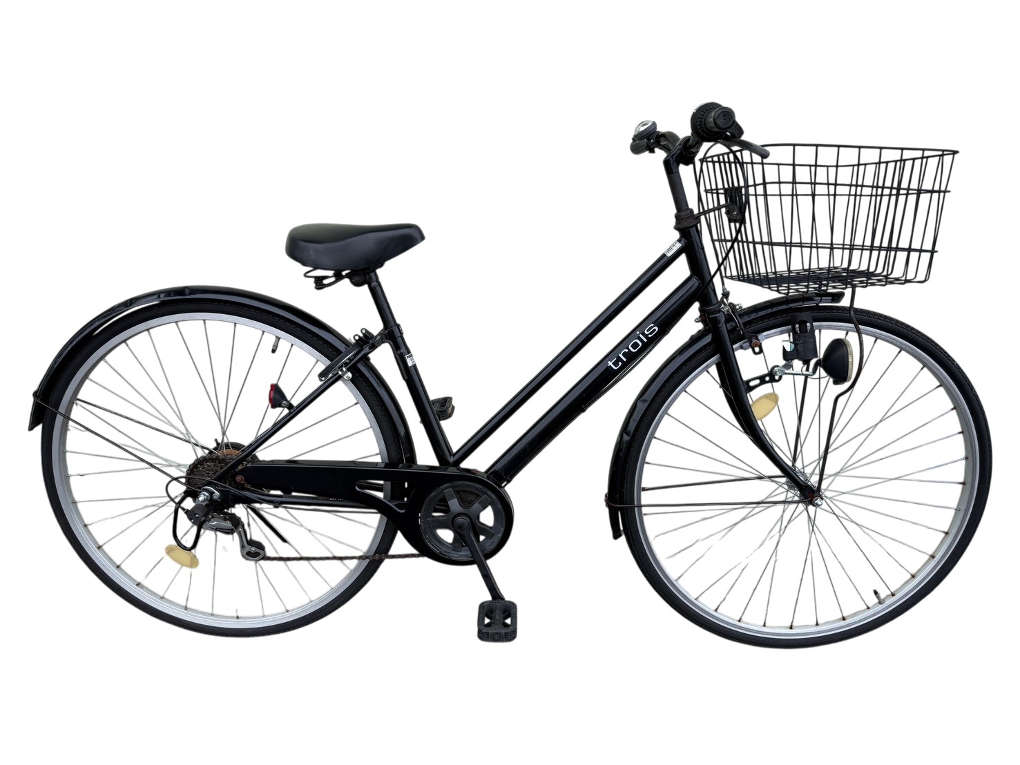 こちらの商品は中古自転車となります。 自転車整備士免許取得の技術者が整備しております。 走行や安全面には問題ありません。 ノークレームノーリターン商品となります為、写真以外にも損傷、汚れなどがある場合もございます。 中古自転車の特性をご理解...
