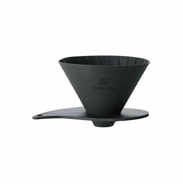 折りたたんでコンパクトに持ち運べるアウトドア用ドリッパーで、V60ドリッパーの使い心地を再現している。【セット内容】●コーヒードリッパー × 2個●1個の入数：1個【特徴】●折りたたむとポケットサイズになる●円錐形で一つ穴のスパイラルリブ構...