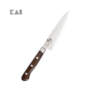 ▼まとめ買いがおすすめ！ 2個セット（特売） 3個セット（限定） 5個セット（必見） ■芯材に高硬度のステンレス刃物鋼、側金には研ぎやすいステンレス材を採用することで、切れ味の良さや持続性とメンテナンス性を両立！ ■刃付に湿式砥石を使用、刃...