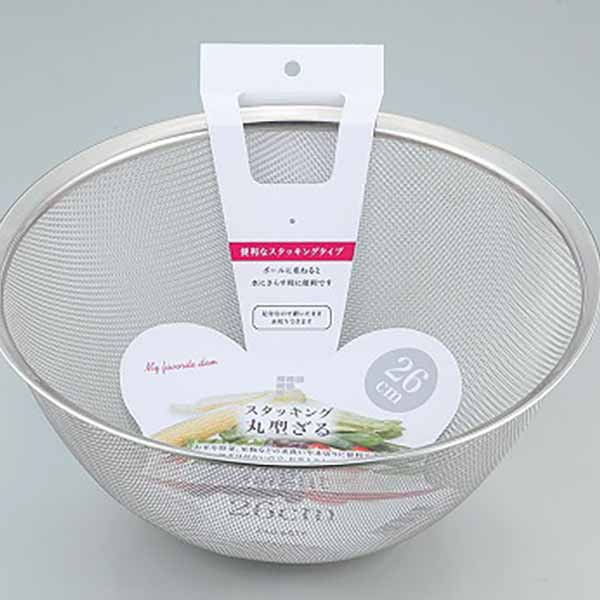 ステンレス鋼製の丸型ざるで、果物や野菜の水洗い・水切りに使用できる。【特徴】●ステンレス鋼製で錆びに強い●同シリーズのボウルとスタッキング可能●メッシュタイプで水がよく切れる【仕様】材質ステンレス鋼サイズ幅28×奥行28×高さ13.2cm重...