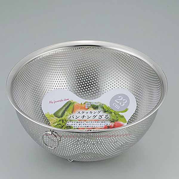●お手入れ簡単ステンレス製のざる。用途に合わせて選べる「suigut」キッチンシリーズ。野菜を水にさらすときにボウルに重ねる便利なザルです。型崩れしにくく洗いやすい、パンチング加工のざる。底部分がシンクに直接触れず、置いたまま簡単に水切りで...