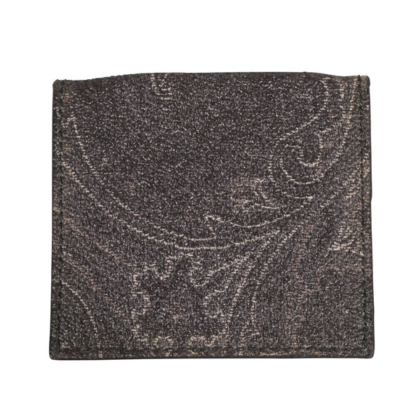 —その他の詳細について— made in ITALY / 表面に柄あり / 素材の詳細表記なし ◆サイズ◆ 【参考実寸】 縦7cm、横8cm ◆素材◆ 本革 ◆状態◆ 新品未使用 ◆ブランド◆ 【ETRO / エトロ】 1968年、テキスタ...