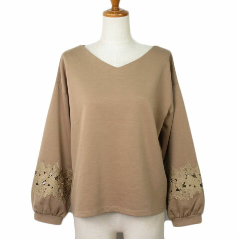 【中古】テチチ Te chichi カットソー Vネック 袖レース ワイド フリー ベージュ レディース 【ベクトル 古着】 241017ブランドテチチ Te chichi表記サイズフリー実寸サイズ身幅：42cm　着丈：56cm　ゆき丈：7...