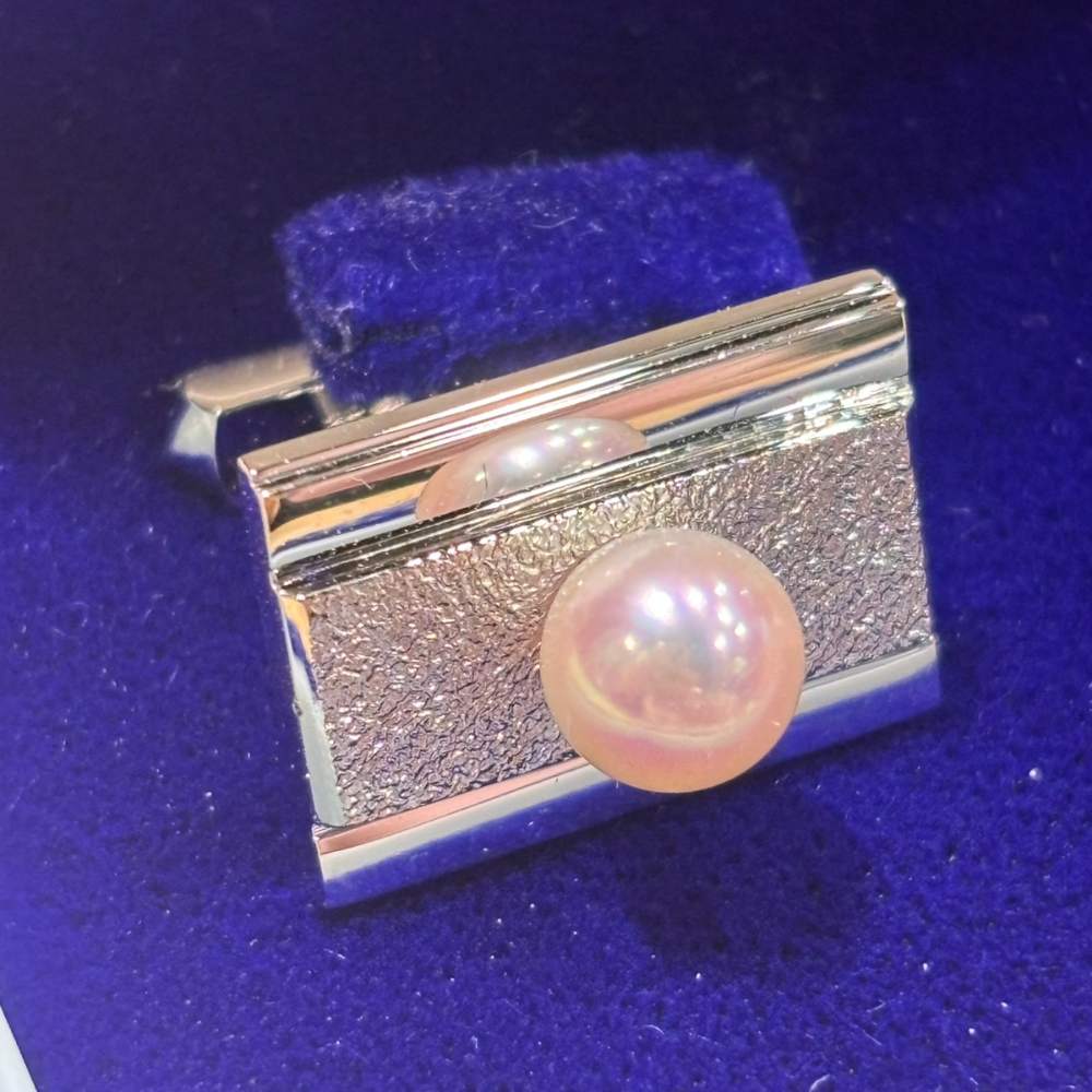 【中古】横田真珠 カフスセット 真珠 シルバーカラー ■GY99 メンズ レディース 【ベクトル 古着】 260403表記サイズ-実寸サイズ全長 約2.5　素材-色シルバーカラー状態使用感が少なく、かなり状態の良い商品です。 ※あくまでも中...