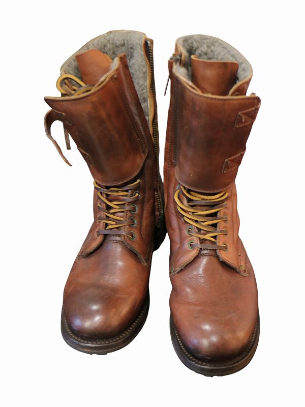 【中古】ディースクエアード DSQUARED2 メンズファッションブーツ メンズ 【ベクトル 古着】 260108ブランドディースクエアード DSQUARED2表記サイズ40 1/2実寸サイズ筒周り：26cm　筒高：23cm　ヒールの高さ：...