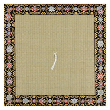 御前藺草座布団です。サイズ70×70cm個装サイズ：78×74×7cm重量個装重量：1700g生産国日本メーカーより直送の為運送会社は指定できません※複数個ご購入の場合、別途送料が発生する場合がございます。※ラッピング・のし未対応です※送り...