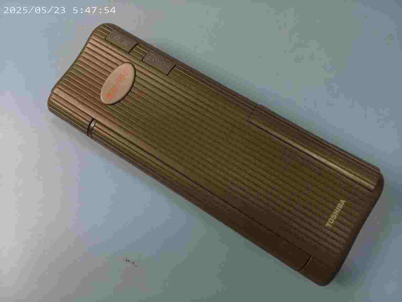 【商品情報】 メーカー：東芝 型番：18 20L LS 付属品：本体（写真内の物ですべてになります） ※電池カバー、バッテリー、充電器、コード、ふた カバー、枠等の付属品は写真に写ってない場合付属しません。 【商品の状態に関して】 使用感、...