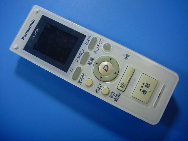 【商品情報】 メーカー：Panasonic 型番：VL-W600　 付属品：本体（写真内の物ですべてになります） ※電池カバー、バッテリー、充電器、コード、ふた カバー、枠等、写真に写っていない物は付属しません。 【商品の状態に関して】 使...