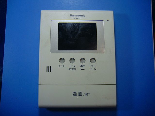 【商品情報】 商メーカー：Panasonic 型番：VL-MV32 付属品：本体（写真内の物ですべてになります） ※電池カバー、バッテリー、充電器、コード、ふた カバー、枠等の付属品は写真に写ってない場合付属しません。 【商品の状態に関して...
