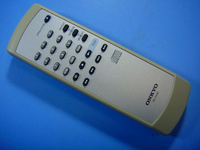 【商品情報】 メーカー：オンキョー ONKYO 型番：RC-544C 付属品：本体（写真内の物ですべてになります） ※電池カバー、バッテリー、充電器、コード、ふた カバー、枠等の付属品は写真に写ってない場合付属しません。 【商品の状態に関し...