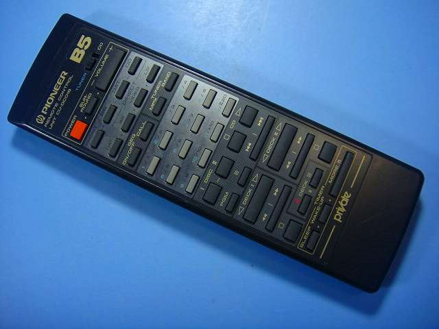【商品情報】 メーカー：パイオニア 型番：CU-DC018 付属品：本体（写真内の物ですべてになります） ※電池カバー、バッテリー、充電器、コード、ふた カバー、枠等の付属品は写真に写ってない場合付属しません。 【商品の状態に関して】 使用...