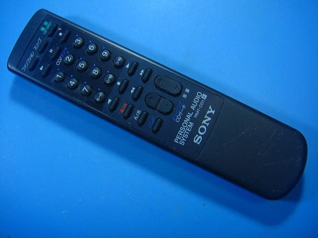【商品情報】 メーカー：SONY 型番：RMT-CD1 付属品：本体（写真内の物ですべてになります） ※電池カバー、バッテリー、充電器、コード、ふた カバー、枠等の付属品は写真に写ってない場合付属しません。 【商品の状態に関して】 使用感、...